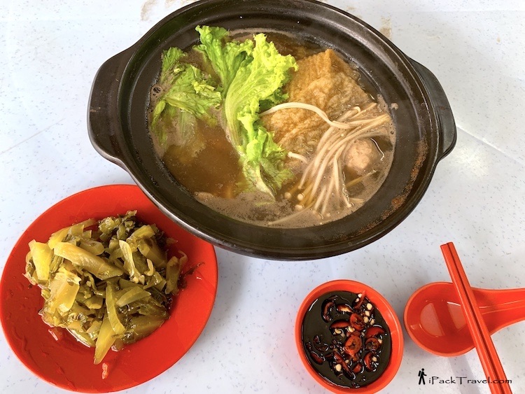 Pontian Eat: Tong Heng / Dongxing Bak Kut Teh (东兴肉骨茶) @ Pekan Nanas